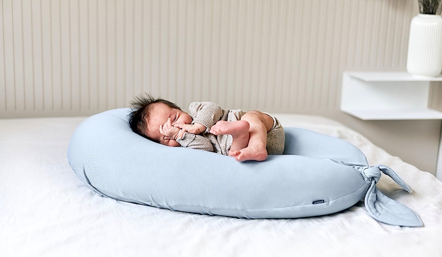 Poofi poduszka ciążowa uniwersalna Nest Dusty Blue | TOMI.pl